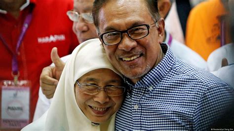 Malaysias Pm In Waiting Makes Political Return