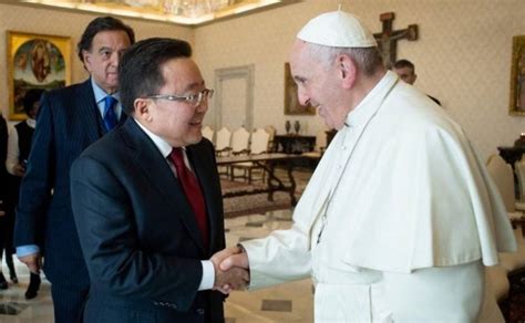 ЕРӨНХИЙЛӨГЧ АСАН Ц ЭЛБЭГДОРЖИЙГ РОМЫН ПАП ХҮЛЭЭН АВЧ УУЛЗЖЭЭ