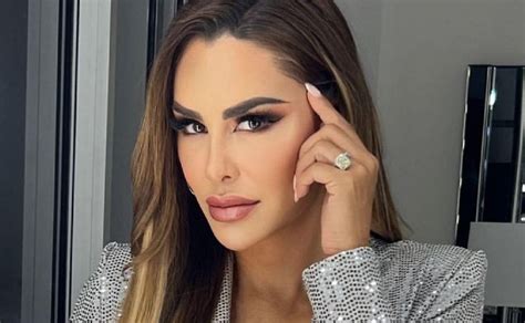 Ninel Conde Sube La Temperatura Posando En Diminuto Ba Ador En La Nieve
