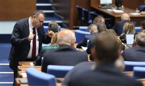 Депутатите ограничиха паралелния износ на лекарства