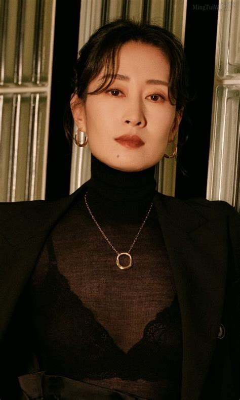 成熟韵味女演员刘敏涛穿超薄上衣大方秀文胸（512） 图片 名腿网