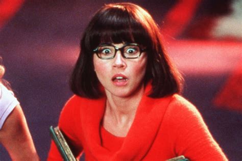 Linda Cardellini Dressed As Velma In Bargain Turtleneck For Scooby Doo