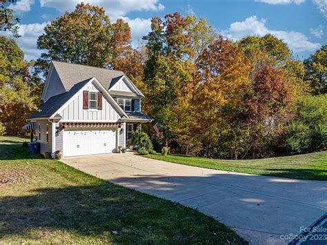 5810 Dwayne Starnes Dr Hickory Nc 28602 Mls 4083340 Zillow