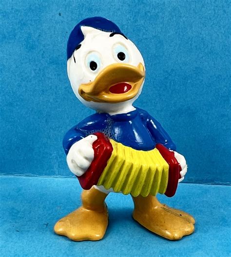 Mickey And Friends Bullyland Pvc Figure Huey