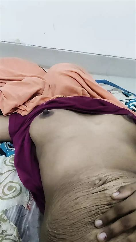 Desi Wife Ke Bur Me Ungli Kiya Fir Chut Chatne Lga Chudai Ke Waqt Hindi Audio Xhamster