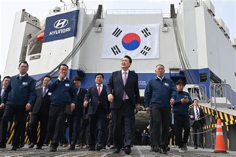 윤석열 대통령이 9일 현대자동차 울산공장 수출 선적 오마이포토