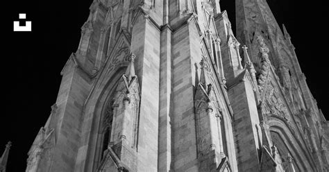 회색과 검은 색 콘크리트 건물의 건축 사진 사진 Unsplash의 무료 뉴욕 이미지