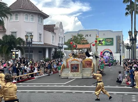 Photos Universal Orlandos Mega Movie Parade Their Largest Daytime