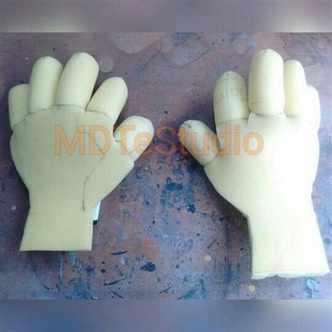 A Luva Fera Em Processo Beautyandthebeast Disney Cover