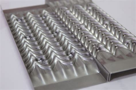 絞り加工品 株式会社エムアイ精巧