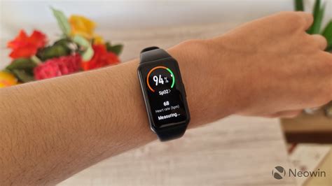 Honor Band Review A Smartwatch Disguised As A Smart Band Neowin