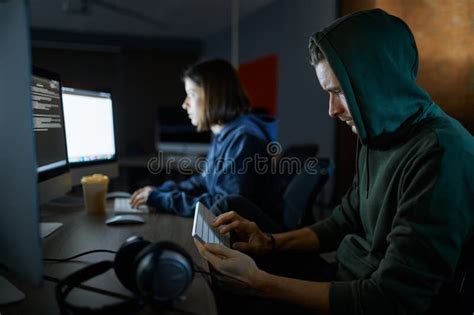 Male And Female Hackers Works In Darknet Stock Image Image Of Phishing Network 208420001