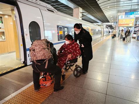 新春走基层丨用细致“心”保障春运“暖”——2023年铁路春运一线见闻 求是网