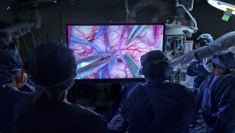 Orbeye 3 D System Turns Surgery Into Dizzying Immersive Experience