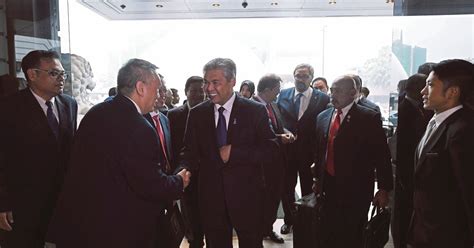 Zahid Arrives In Hong Kong New Straits Times