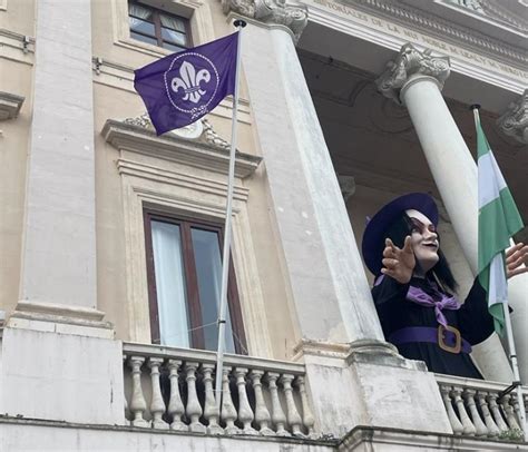 Bandera Scout Ondeando En El Ayto De Cádiz · Scouts De España