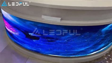 곡선과 유연한 맞춤형 Led 스크린이있는 대형 실내 쇼핑몰 리셉션 데스크 2015 2024 Ledful
