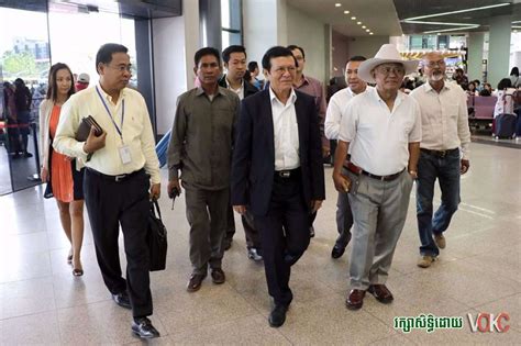 ឯកឧត្តម កឹម សុខា ប្រធានគណបក្សសង្រ្គោះជាតិចាកចេញពីប្រទេសកម្ពុជា ទៅអូស្រ្តាលីនិងញ៉ូហ្សេឡិន