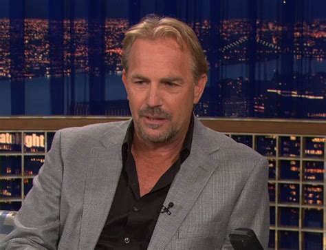 Kevin Kostner Se Prisetio Vitni Hjuston Na Svoj 70 Rođendan Mondo