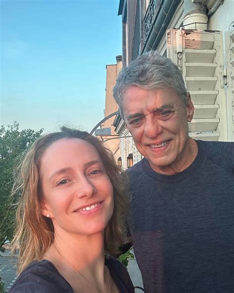 Chico Buarque Faz 79 Anos E Ganha Homenagem Da Mulher Carol Proner E