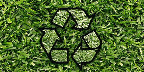 녹색 잔디의 3d 재활용 기호 지속 가능하고 환경 환경 개념 생성 Ai 지속 가능한 녹색 잔디에 3d 재활용 기호 에코 환경