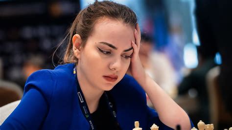 Музеят в Попово показва първия шах на Нургюл Салимова