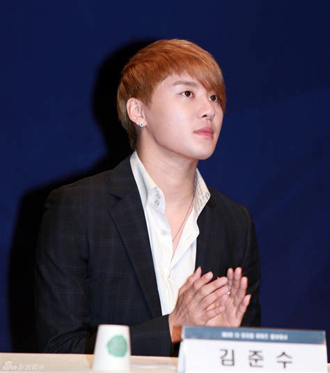 高清jyj俊秀出席第5届韩国音乐剧颁奖礼记者会新浪图片