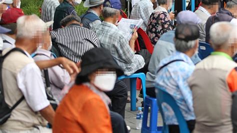 내년 노인 단독가구 월소득 180만원 이하면 기초연금 수령