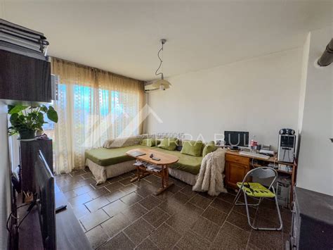 Пловдив Тристаен до у ще Димчо Дебелянов Тристаен апартамент 64 кв м Панел 1985 г 8 етаж