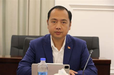 លោកឧបនាយករដ្ឋមន្ត្រីប្រចាំការ វង្សី វិស្សុត ដឹកនាំកិច្ចប្រជុំគណៈកម្មការរៀបចំបុណ្យថ្វាយព្រះសព