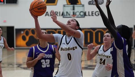 Womens Basketball Sparks 15 Point Comeback Win Over Albion College