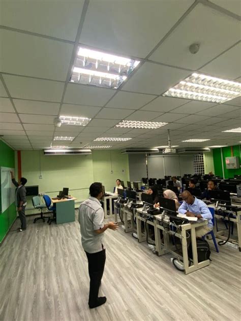 Introduction To Computational Fluid Dynamic Using Openfoam Wave Modelling Centre For River