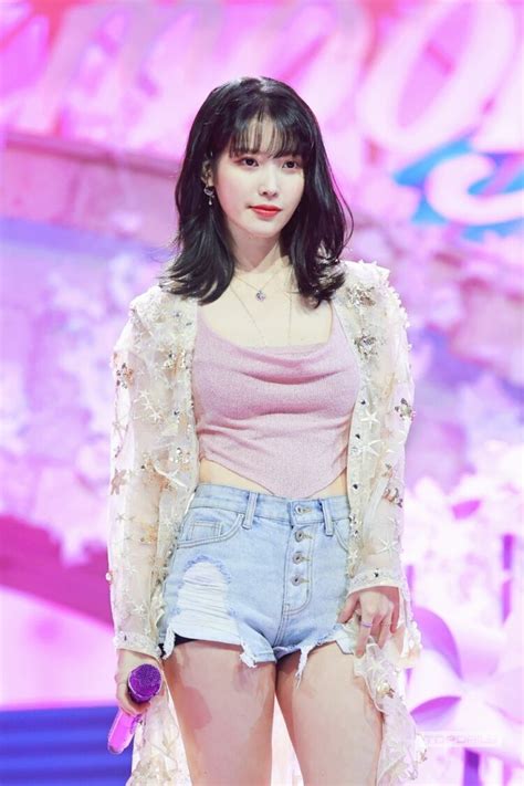 9 Sexy New IU Bikini Pics