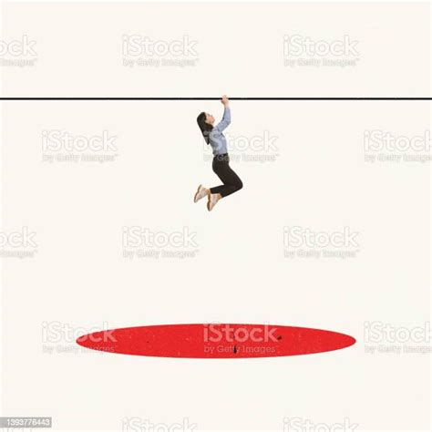 현대 미술 콜라주 동기 부여 된 여성 어려움과 문제를 극복하는 직원 성공과 승진에 도달하려고 노력 역경에 대한 스톡 사진 및 기타 이미지 Istock