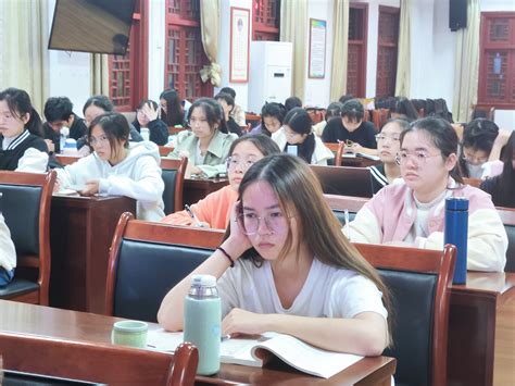 【独秀学堂】历史文化与旅游学院举办学术活动月之“五口通商初期中英系列条约解读”专题讲座