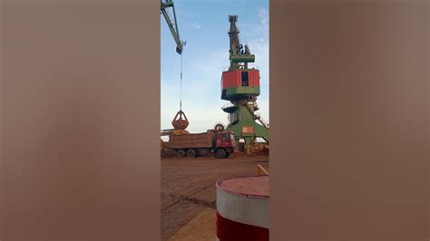 Pembongkaran Material Ore Crane Portal Jetty Imip Youtube