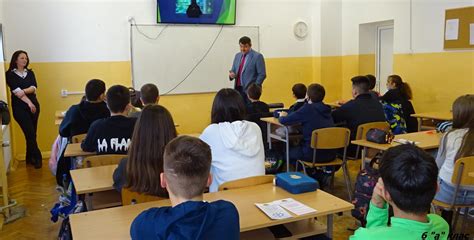 Съдия и прокурор изнесоха открити уроци за опасностите в интернет пред ученици от ОУ „Никола Й