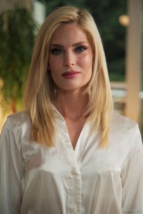 Candee Licious Wallpicsnet Wallpapers Photos Pictures Backgrounds