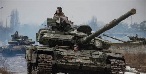 Росіяни наступають на трьох напрямках Луганщини — ворог підключає авіацію та важку техніку