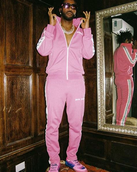 Juicy J Outfit From May 24 2022 Whats On The Star