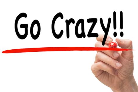 빨간 펠트 팁 펜으로 미친 것 이라는 단어를 밑줄이 그어진 남성 손 개념에 대한 스톡 사진 및 기타 이미지 개념 개념과 주제 메시지 Istock