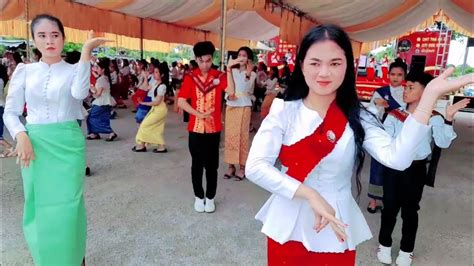 រាំក្បាច់ លក្ខណៈនារីខ្មែរ សុំដៃរ័ត្នកើយ Youtube