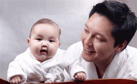 Жүжигчин Т Бархүү Анхны охин нь өөрийг нь мэддэггүйд гомдолтой явдаг