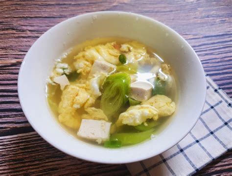 맑은 국물이 좋은 새우젓 계란두부국 만들기