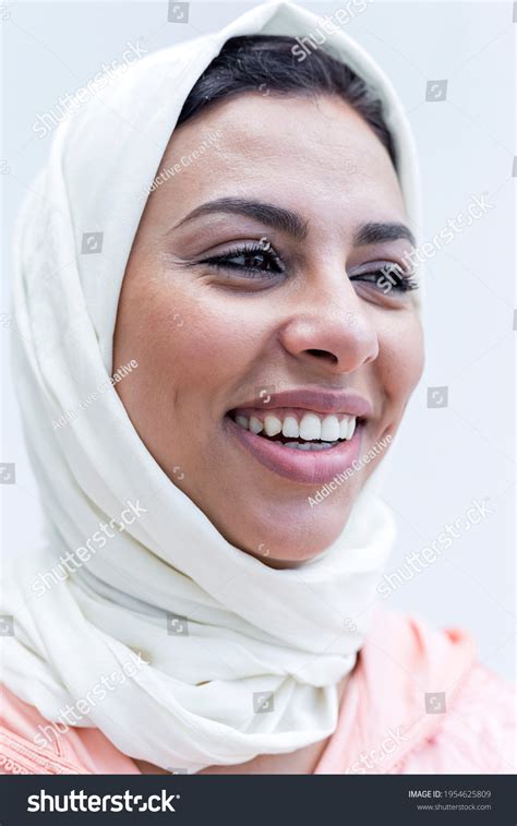 Nice Moroccan Woman Hijab Typical Arabic Stock Photo Shutterstock