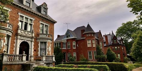 Exploring 8 Historic St Louis Neighborhoods