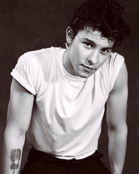Pin By Maggie Mendes On Shawn Mendes Jawline Side Profile Shawn