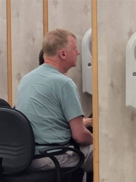 Fleeing Putin Former Russian Deputy Pm Spotted In Israeli Immigration Office