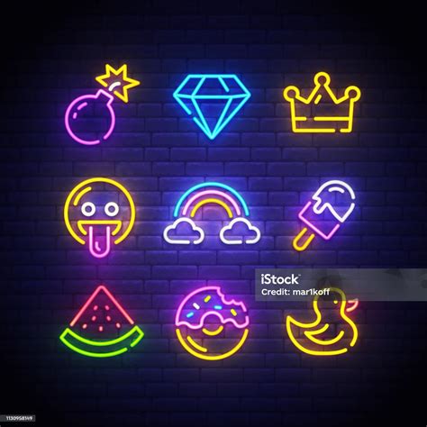 팝 아트 아이콘을 설정 합니다 팝 아트 네온 사인입니다 밝은 간판 빛 배너입니다 네온 고립 된 아이콘 엠 블 럼 폭탄 다이아몬드 왕관 미소 무지개 아이스크림 박 도넛과 고무