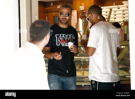 Tony Parker Eating Gelato Tony Parker Shopping And Sightseeing With His Brother And Friends